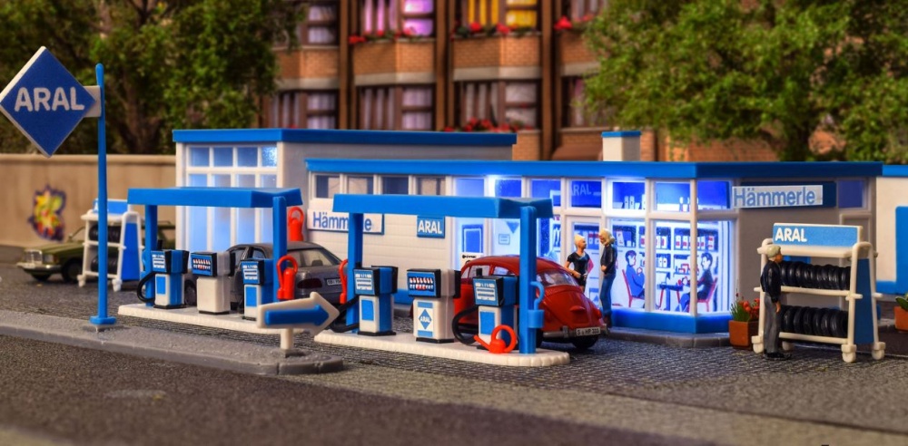 KIBRI 38541 H0 ARAL GAS STATION - dcctrainautomation.co.uk