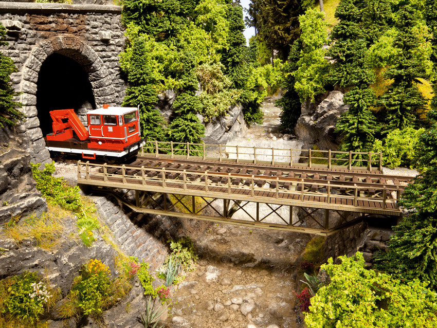 NOCH 67024 - Bridge deck, straight - dcctrainautomation.co.uk