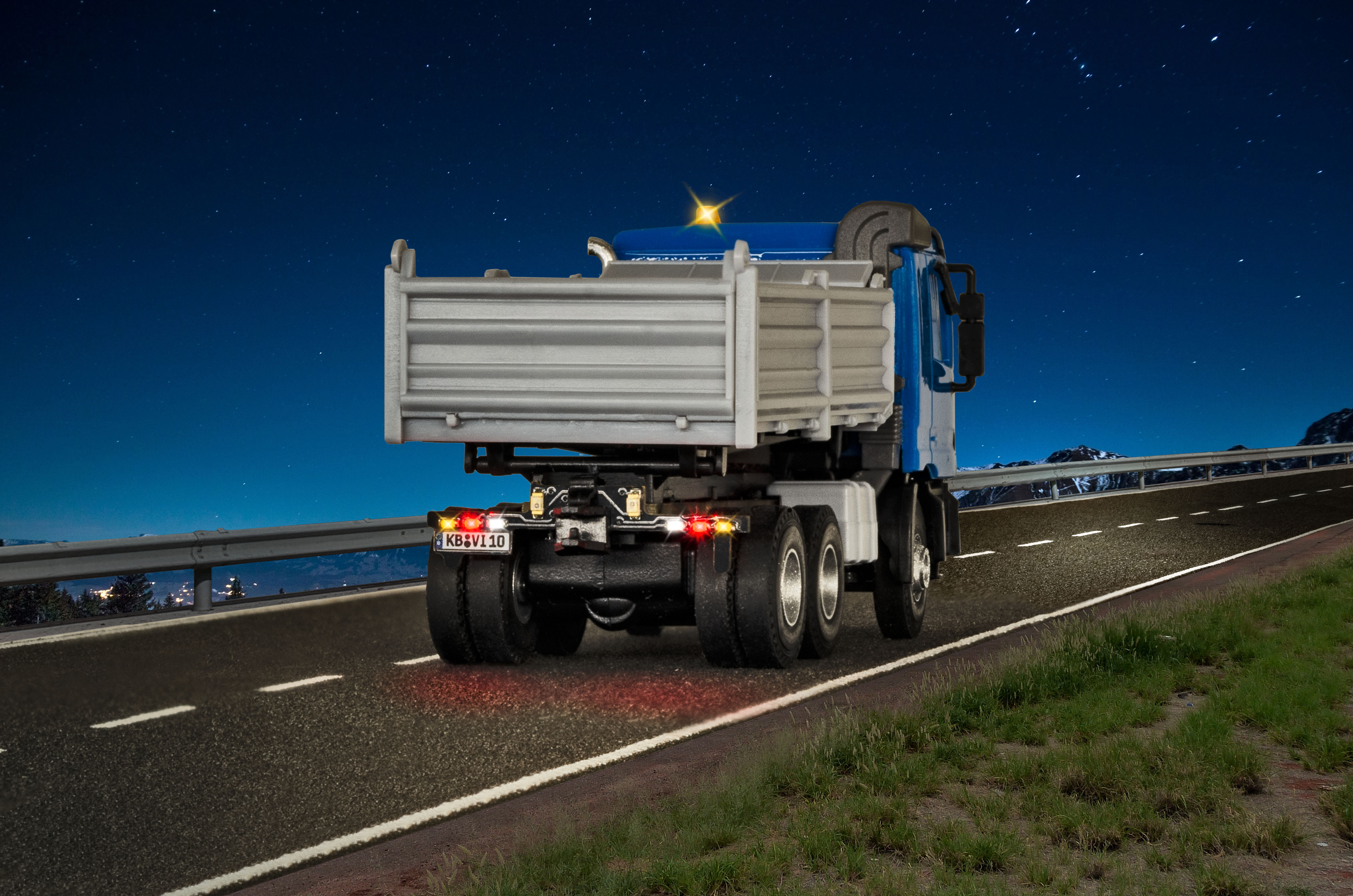 Viessman Car Motion VN8000 MB Actros Tipper Basic Starter Set ...