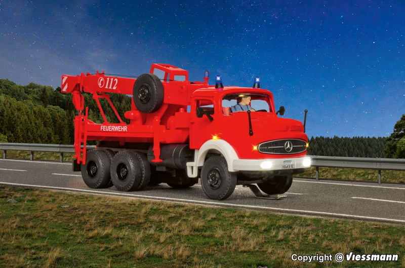 Viessman CarMotion 8052 H0 Fire brigade MB round bonnet 3-axle recovery ...