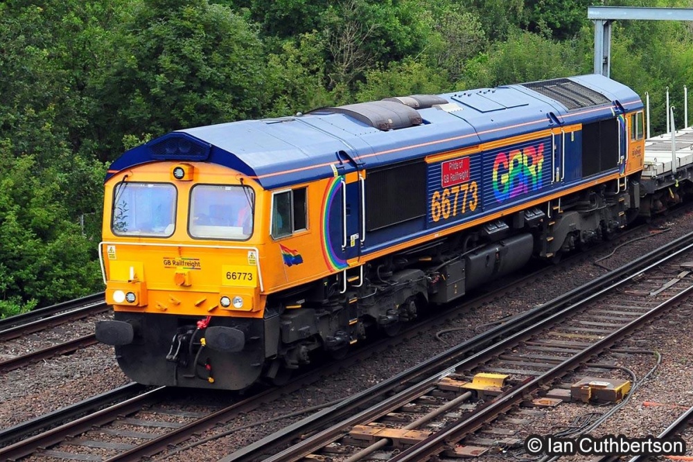 Gaugemaster GM2210103 Class 66 773 'Pride Of GB Railfreight' GBRf ...