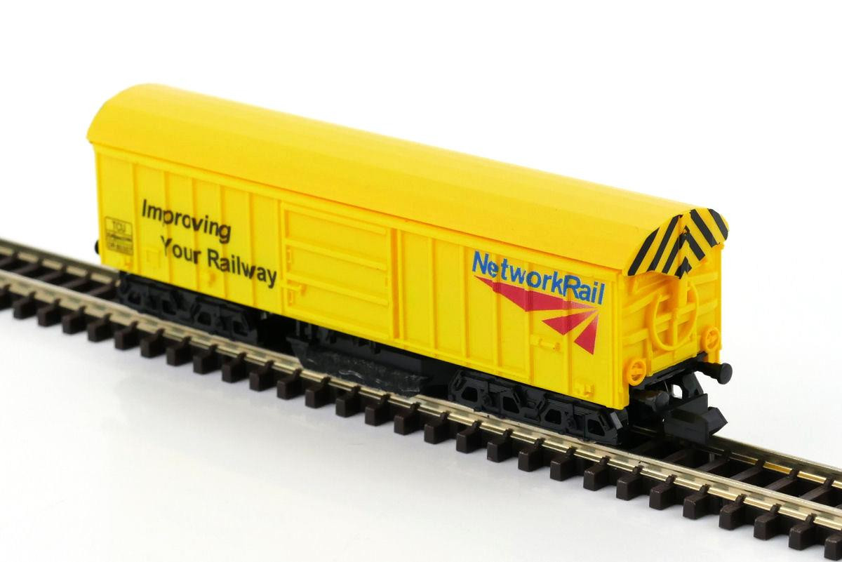 Gaugemaster GM2420101 Network Rail Track Cleaning Wagon ...