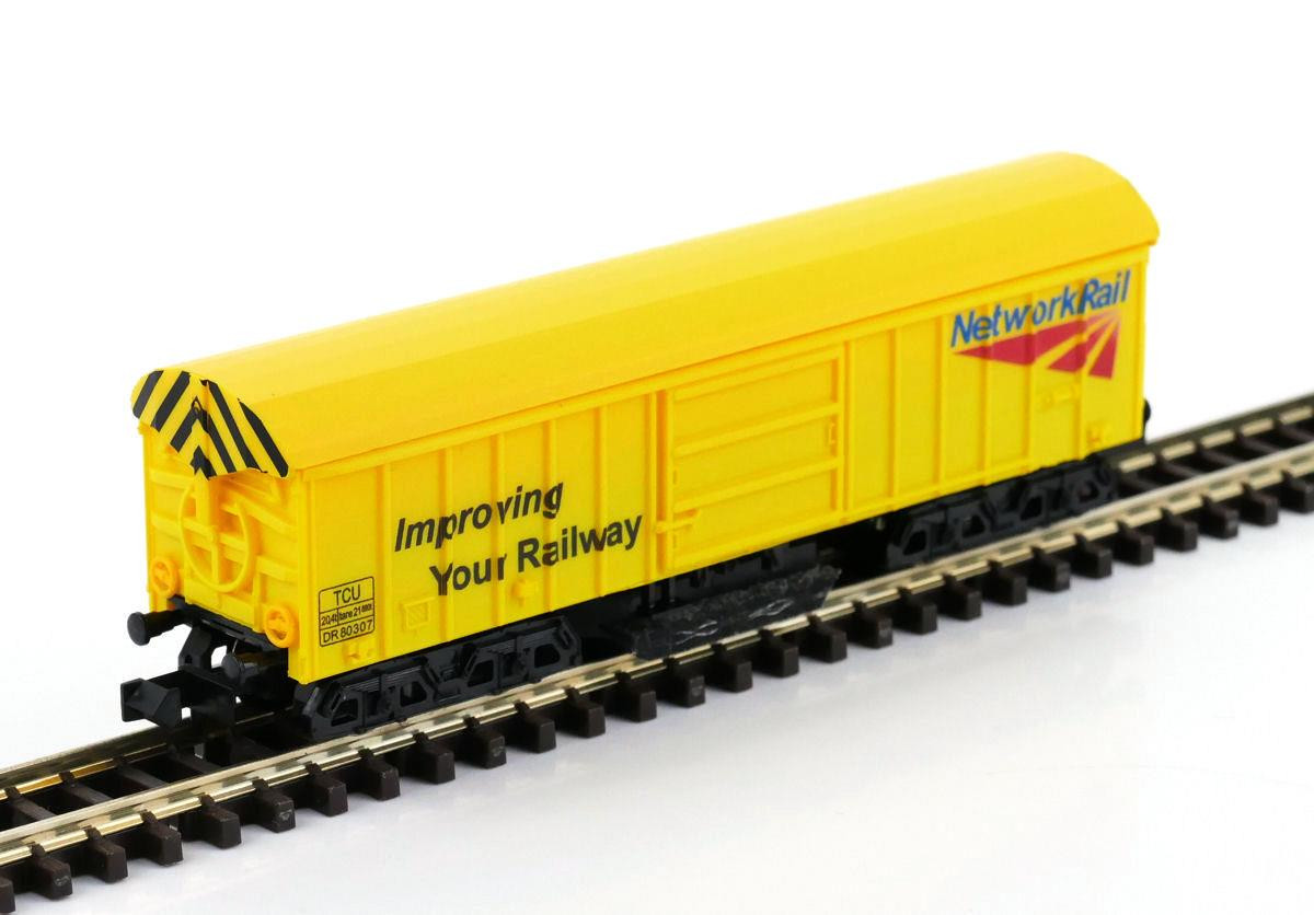 Gaugemaster GM2420101 Network Rail Track Cleaning Wagon ...