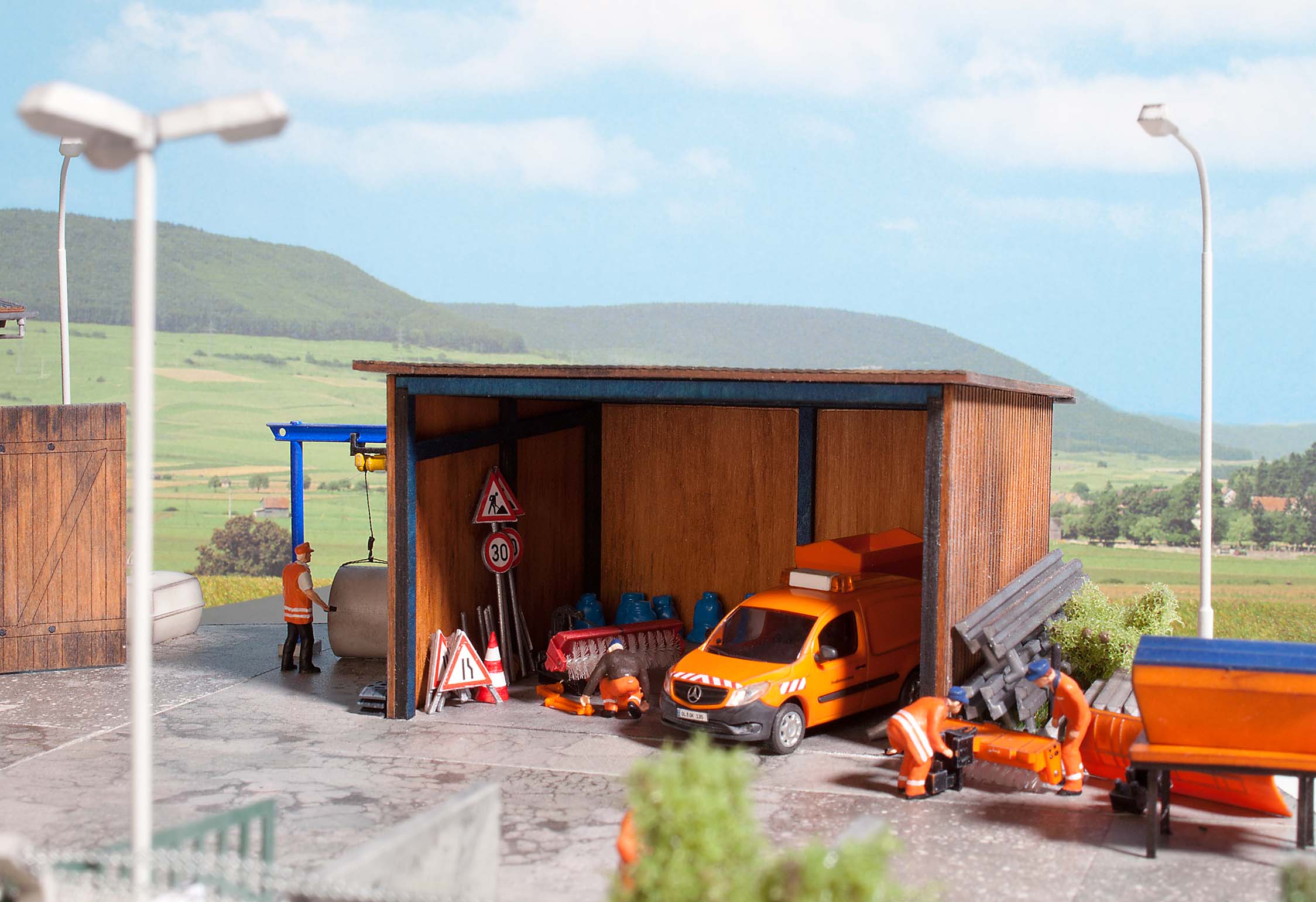 Busch 1457 Highways Lorry Depot and Stalls Kit - dcctrainautomation.co.uk