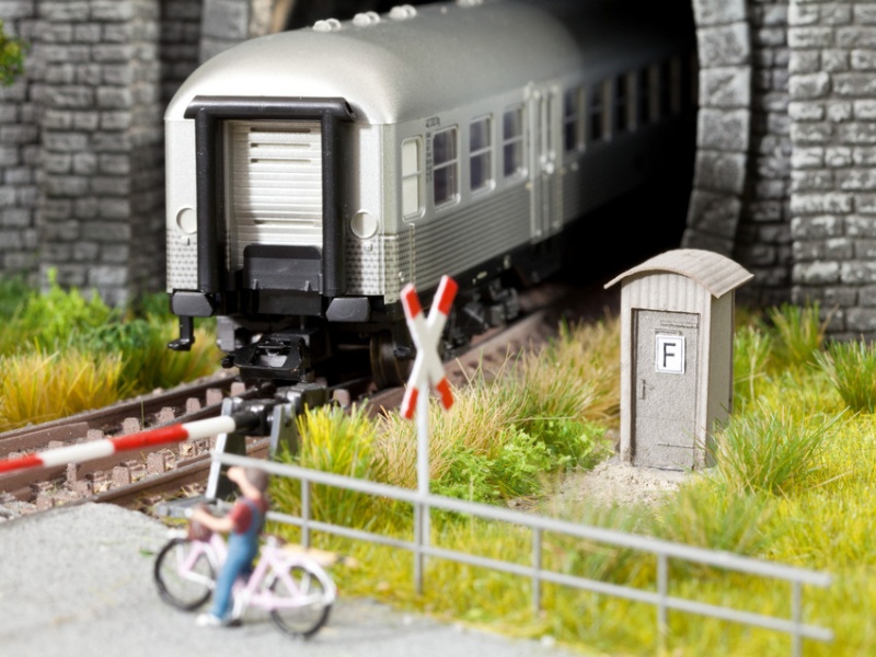 Noch 14306 Laser Cut Minis - Signal Hut - dcctrainautomation.co.uk