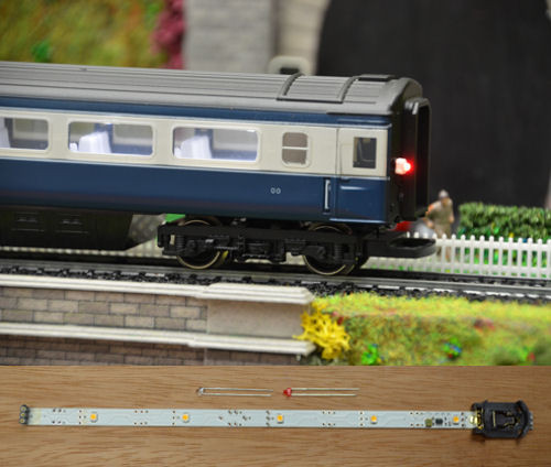 Train Tech CL26 Automatic Coach Lighting - Warm White/ Flashing Tail ...